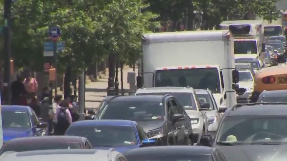 MTA starts ticketing drivers blocking bus lanes in NYC – PIX11