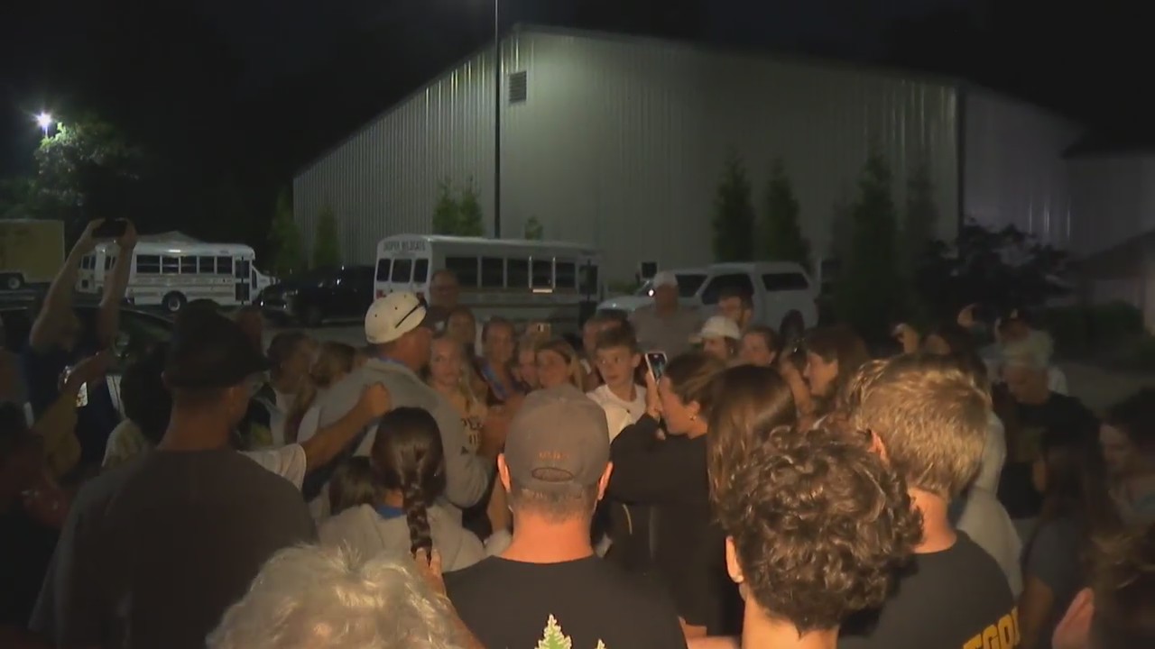 “It’s a family affair:” Jasper celebrates first girls tennis state ...