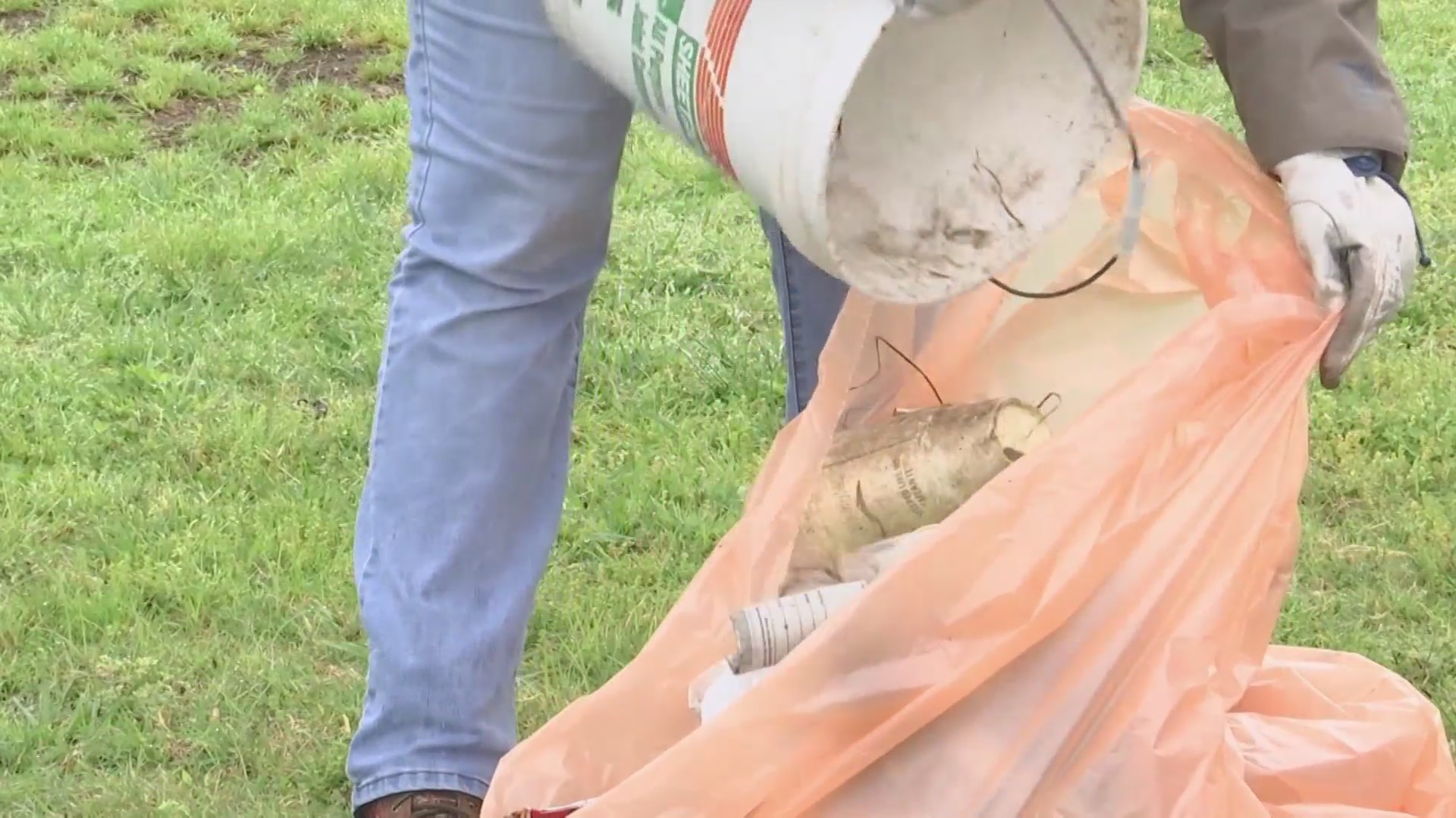 People gather to help clean up Washington area of Pamlico River – WNCT