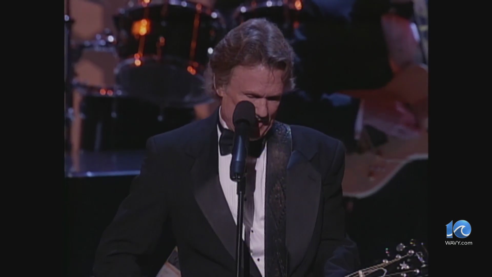 Kris Kristofferson, singer-songwriter and actor, dies at 88 – WAVY.com