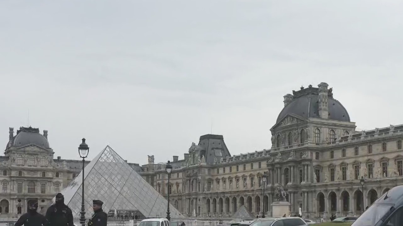 Louvre thieves escape with royal jewels | NewsNation Now – NewsNation