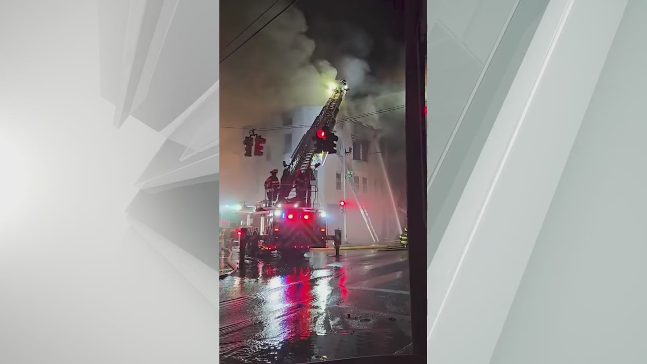 Crews battle hours-long fire in Bennington – NEWS10 ABC