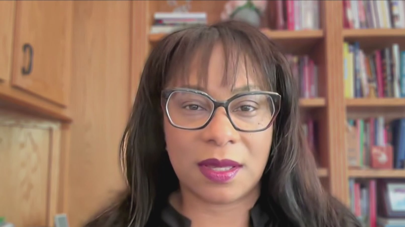 Rep. Janelle Bynum addresses immigration crackdown, shutdown impacts on ...