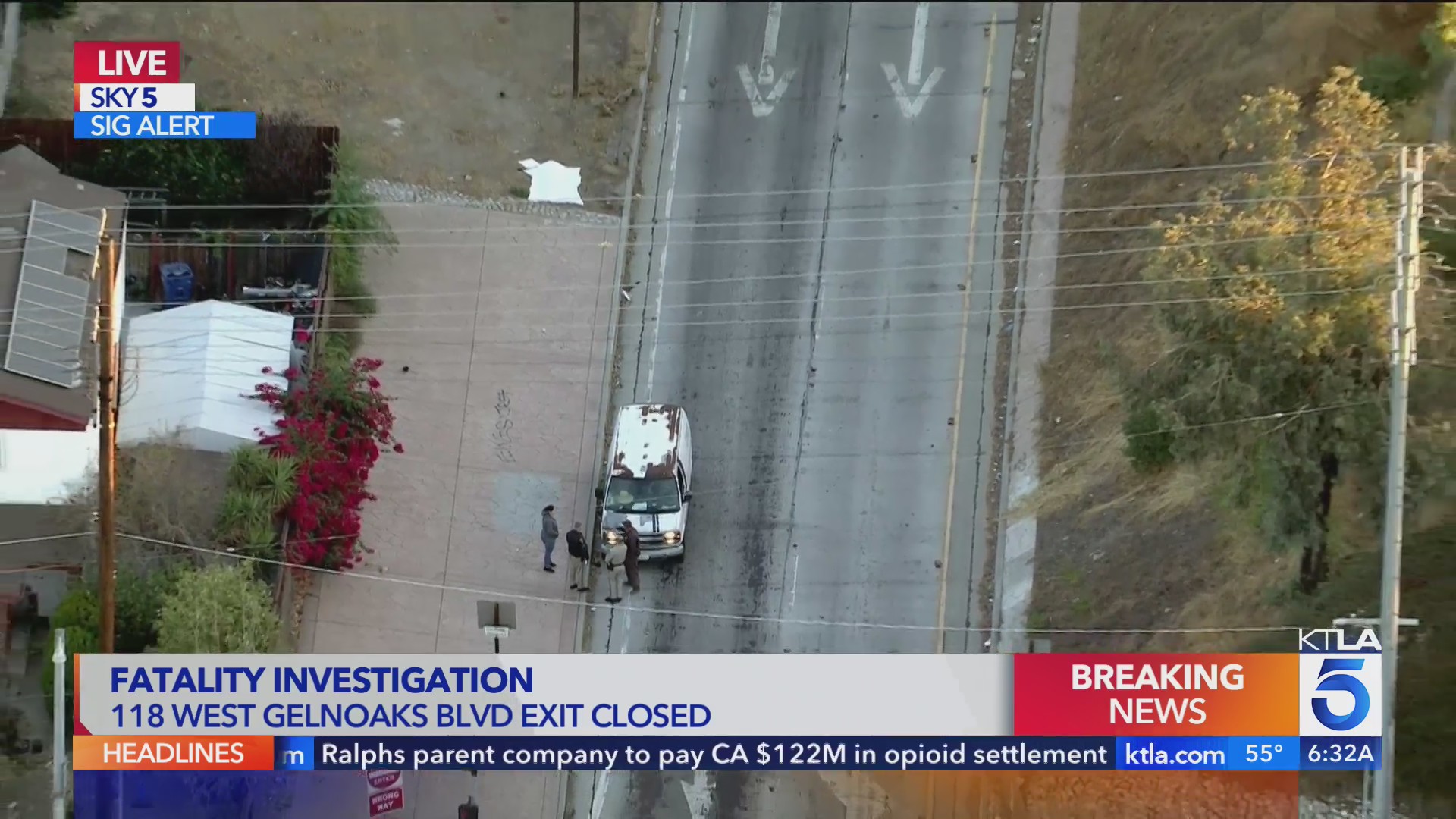 118 Freeway off-ramp shut down after pedestrian fatally struck by van ...
