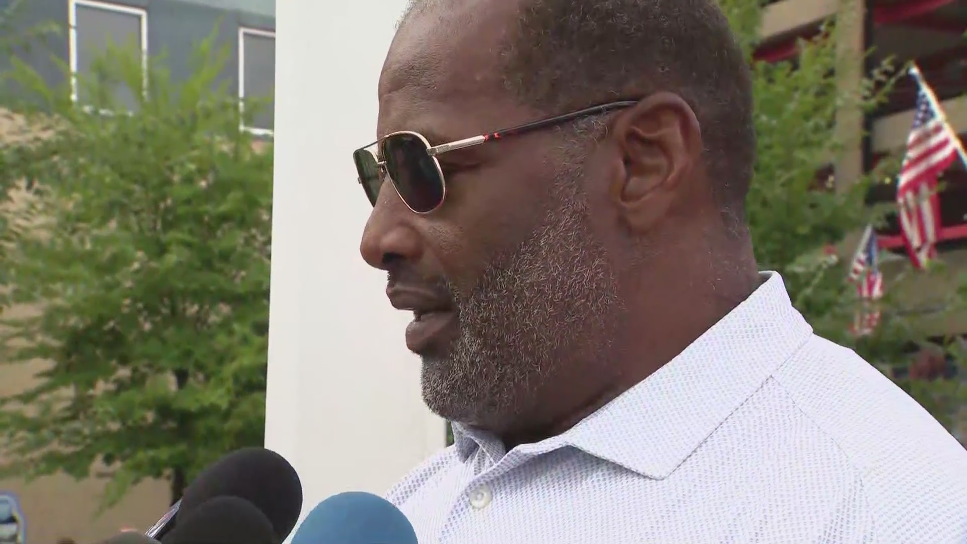 Bears hall of famer Richard Dent talks about honoring Steve McMichael ...