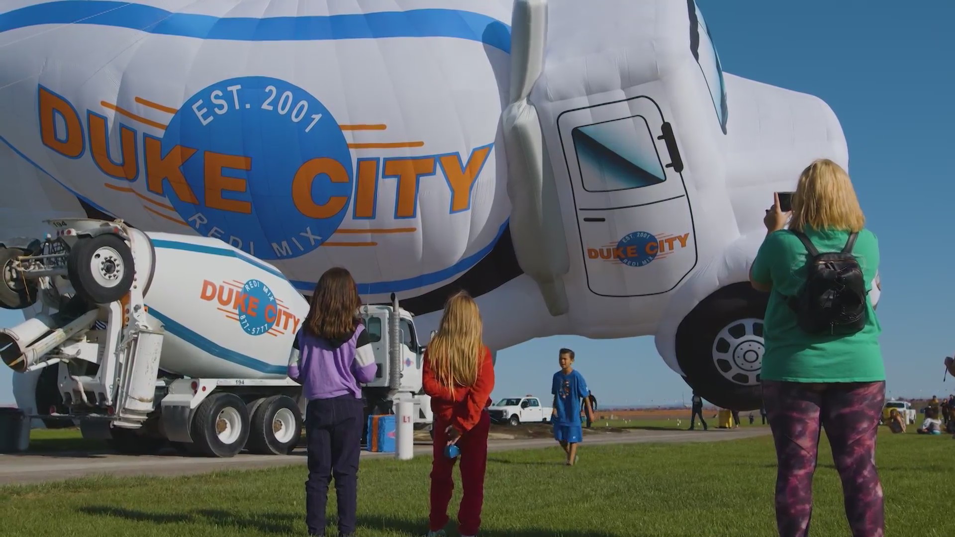 Duke City Redi-Mix debuts Sir-Mix-A-Lot balloon at Balloon Fiesta ...