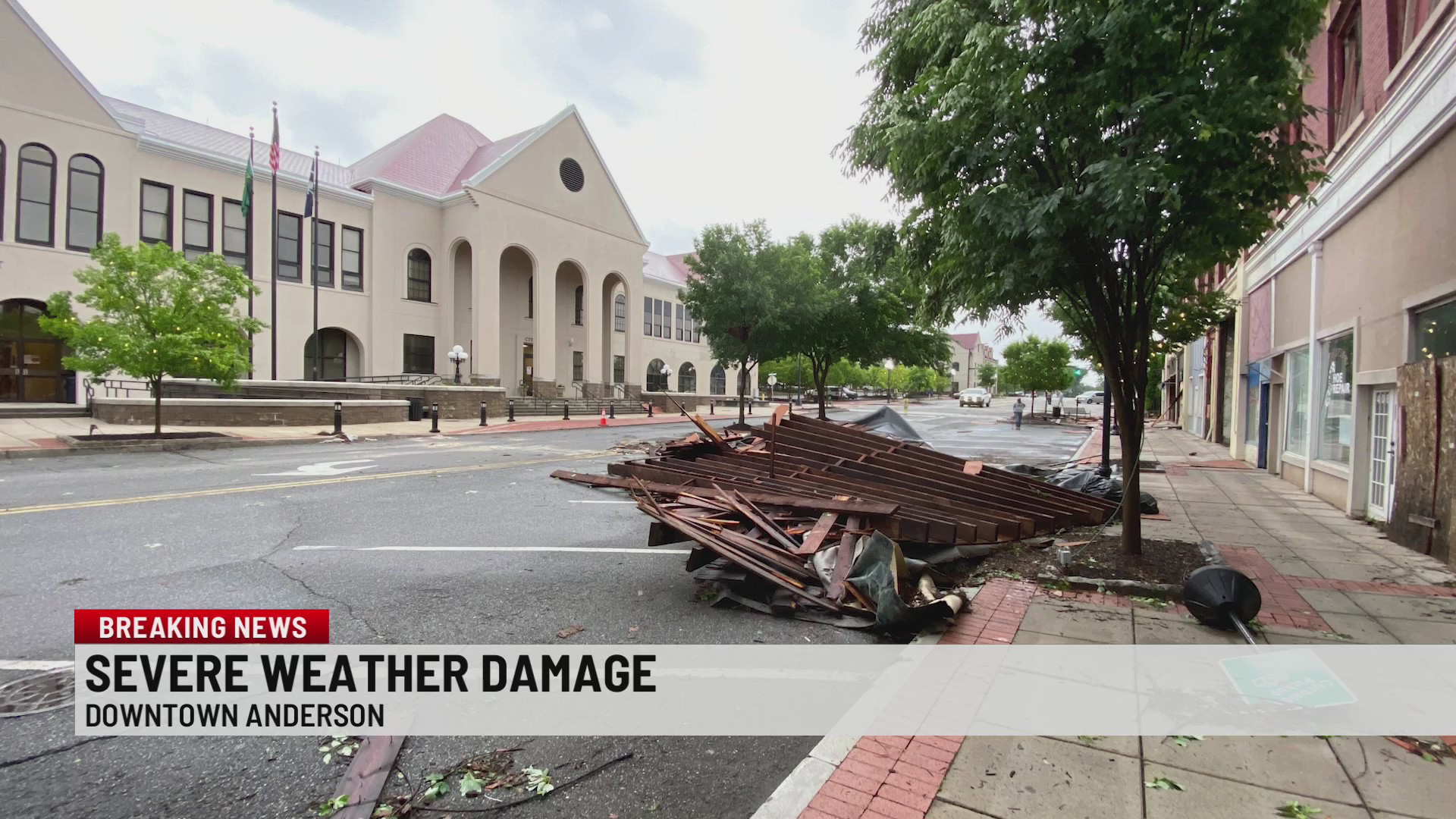 Roof flies off building due to storm in Downtown Anderson – WSPA 7NEWS