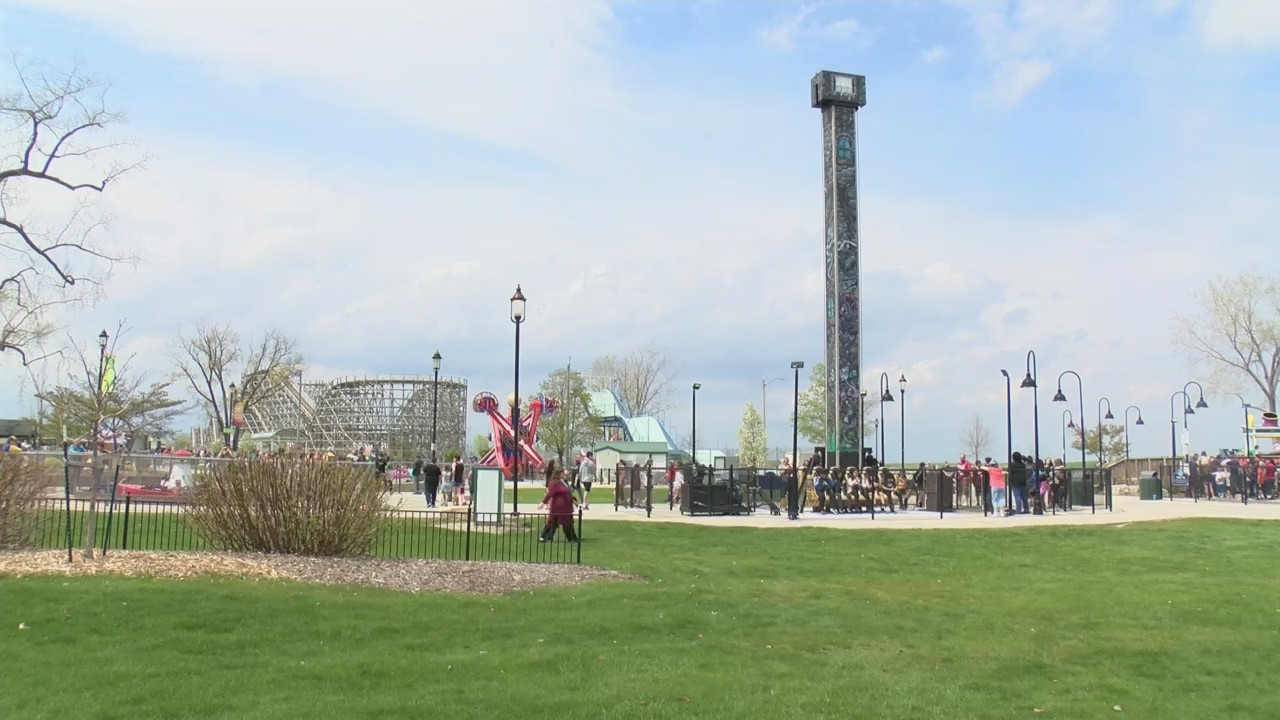 Bay Beach Amusement Park full of crowds of people as it reopens for the ...