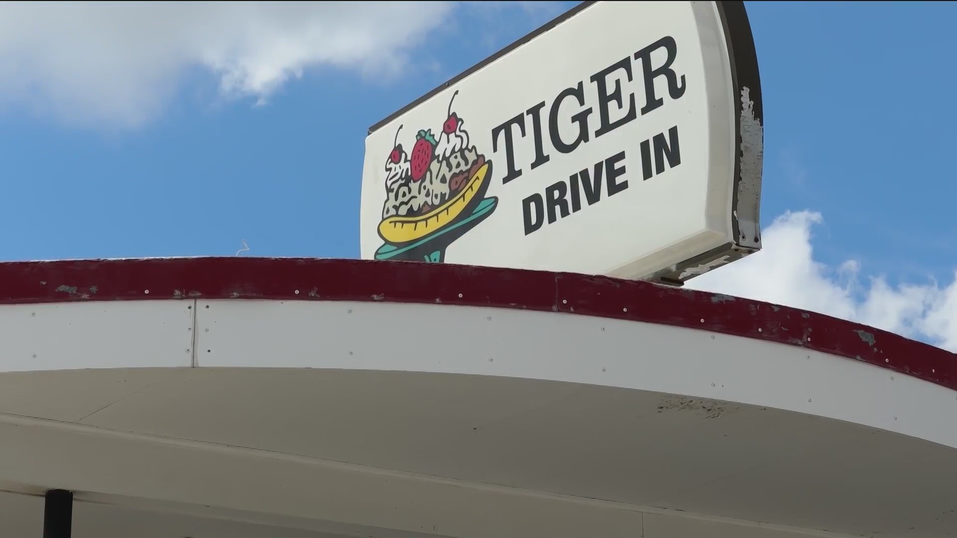 Greenfield Tiger Drive In serving the tornado cleanup with food and ice ...