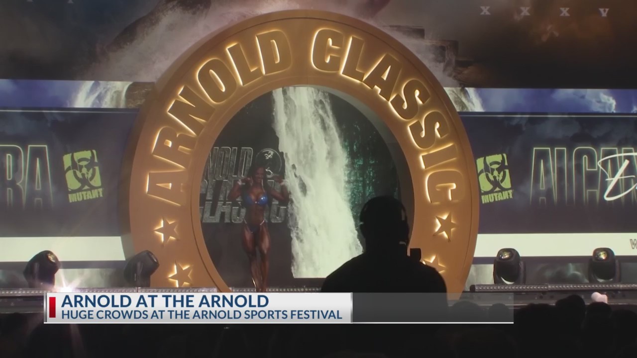 Arnold Schwarzenegger shares advice and connects with fans at Arnold ...
