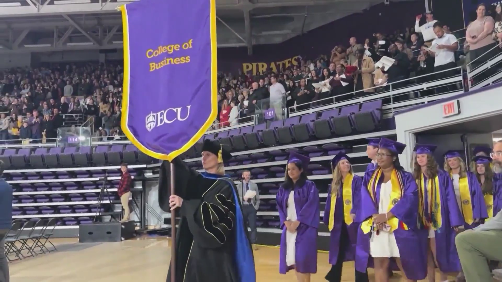 ECU seniors celebrate final moments before graduation – WNCT