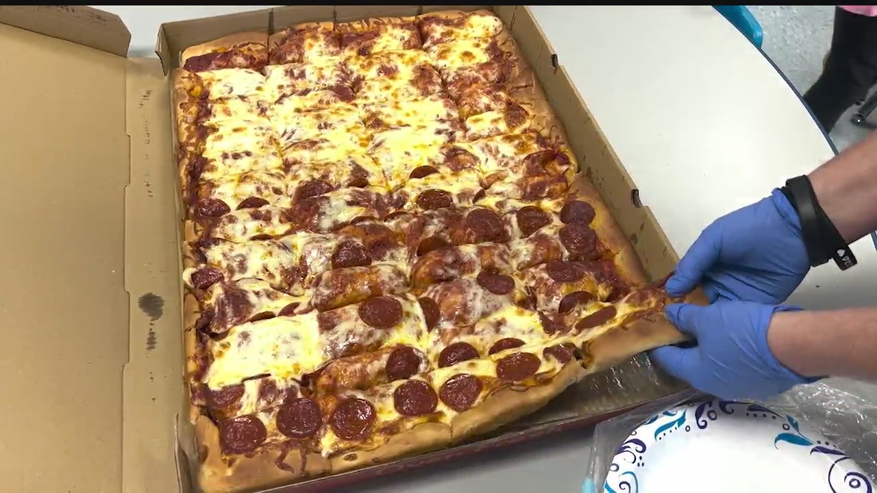 Military sponsors class pizza party as thank you – WKBN.com