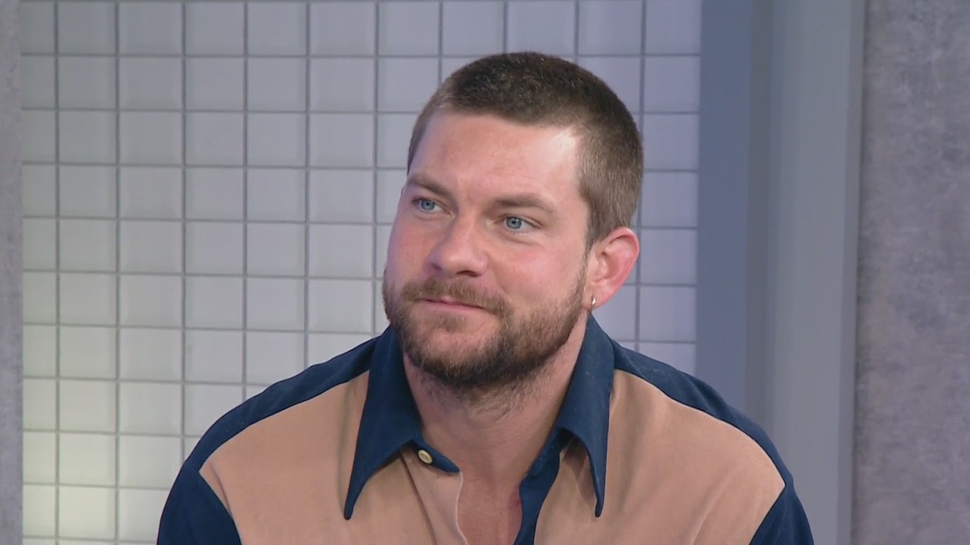 Jake Weary makes waves in “The Waterfront” – PIX11