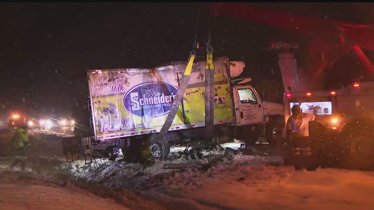 Nearly 200 crates of milk spill in crash on I-76 in Mahoning County ...