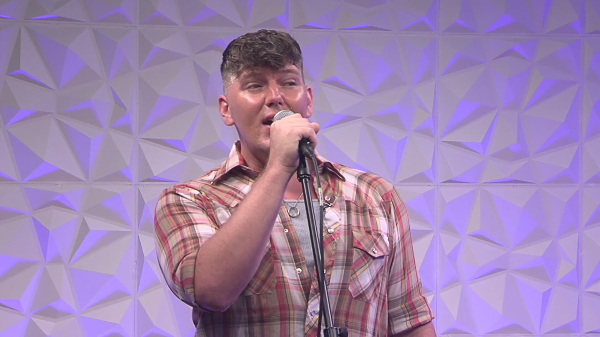 Nathan Applegate debuts a new song – KOLR – OzarksFirst.com